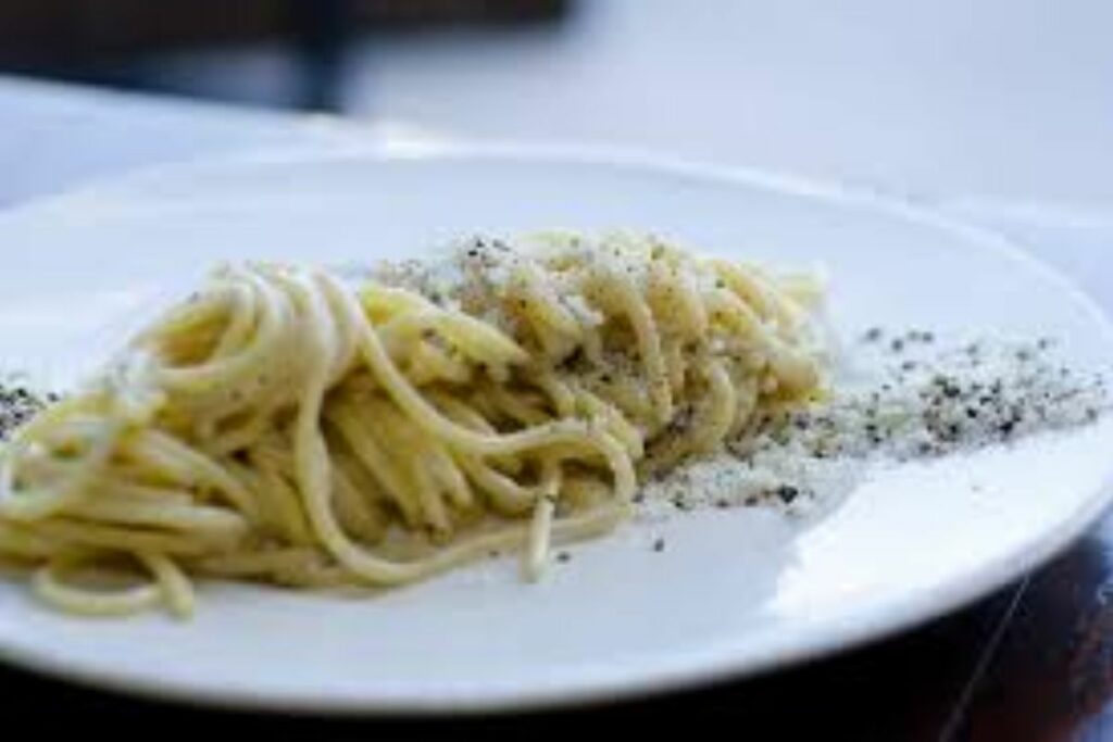 Cacio e Pepe: A Essência da Culinária Romana em Cada Bocado | Coisas de ...